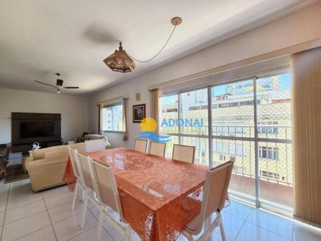 Apartamento próximo à praia com sacada — Enseada — Guarujá