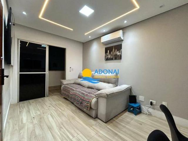 Apartamento próximo à praia com sacada — Enseada — Guarujá
