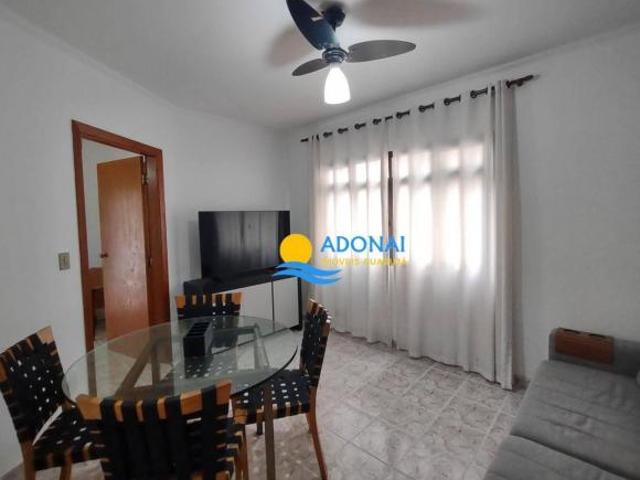 Apartamento próximo à praia com sacada — Enseada — Guarujá
