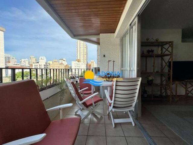 Apartamento próximo à praia com sacada — Enseada — Guarujá