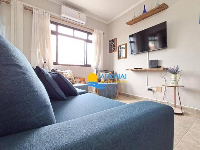 Apartamento próximo à praia com sacada — Enseada — Guarujá