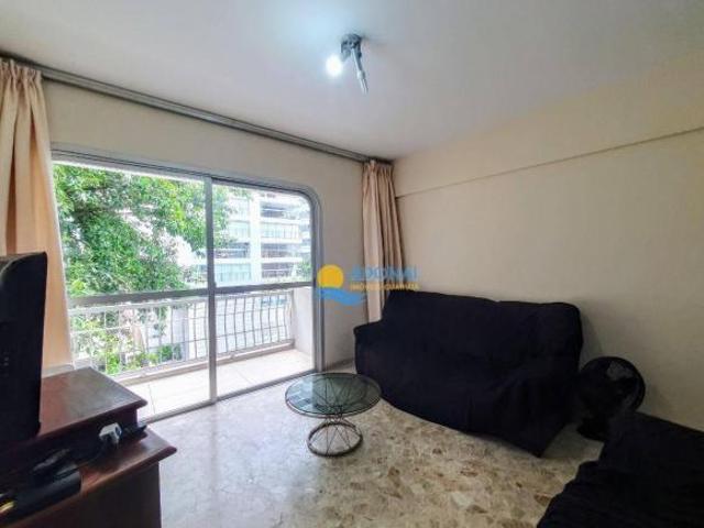 Apartamento próximo à praia com sacada — Pitangueiras — Guarujá