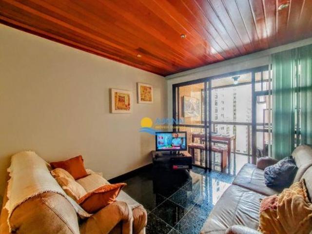 Apartamento próximo à praia com sacada — Pitangueiras — Guarujá