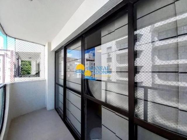 Apartamento próximo à praia com sacada — Pitangueiras — Guarujá