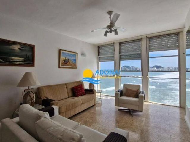 Apartamento próximo à praia com sacada — Pitangueiras — Guarujá