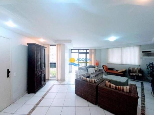 Apartamento próximo à praia com sacada — Pitangueiras — Guarujá