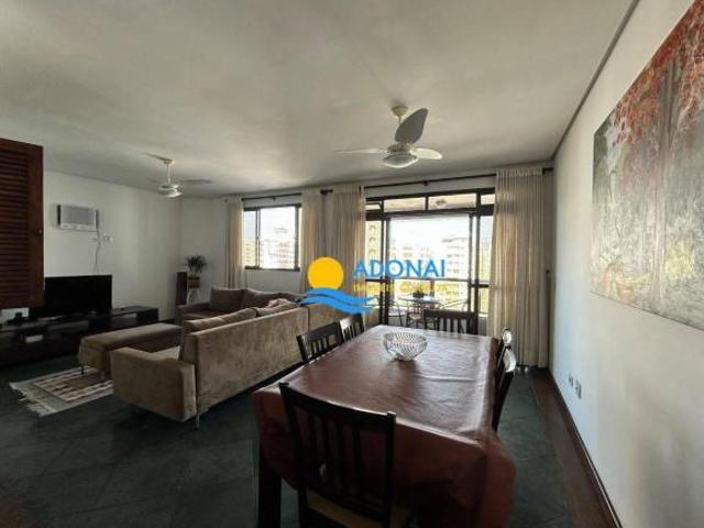Apartamento próximo à praia com sacada — Pitangueiras — Guarujá