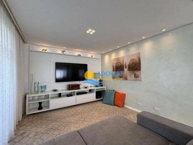 Apartamento próximo à praia com sacada — Pitangueiras — Guarujá