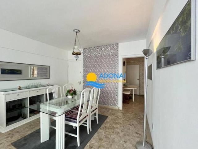 Apartamento próximo à praia com sacada — Pitangueiras — Guarujá