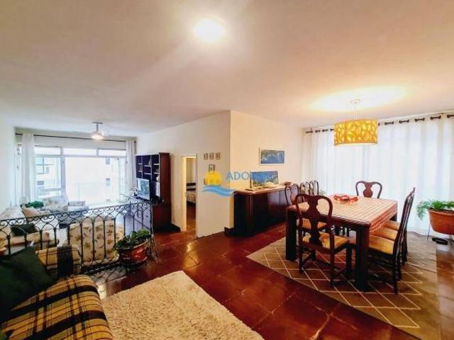 Apartamento próximo à praia com sacada — Pitangueiras — Guarujá