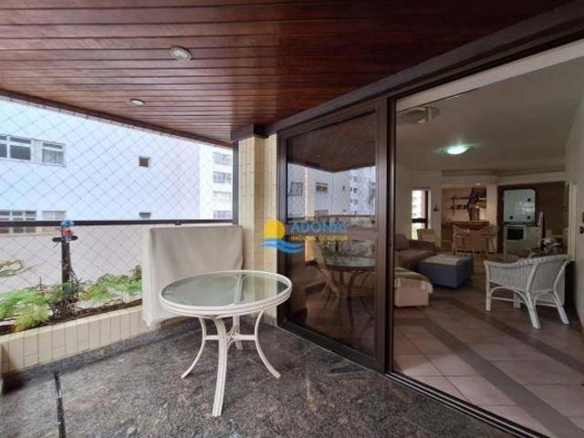 Apartamento próximo à praia com sacada — Pitangueiras — Guarujá