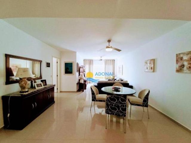 Apartamento próximo à praia com sacada — Pitangueiras — Guarujá