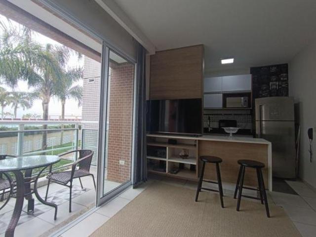 Apartamento próximo à praia com varanda gourmet — Enseada — Guarujá