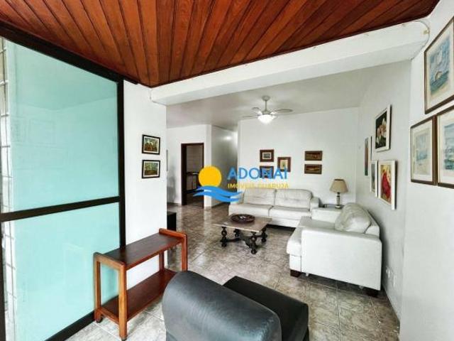 Apartamento próximo à praia com varanda gourmet — Pitangueiras — Guarujá