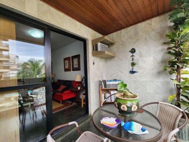Apartamento próximo à praia com vista — Enseada — Guarujá
