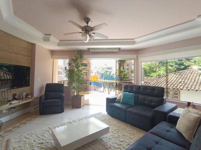 Apartamento próximo à praia com vista — Enseada — Guarujá