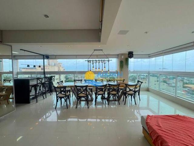 Apartamento próximo à praia com vista — Enseada — Guarujá