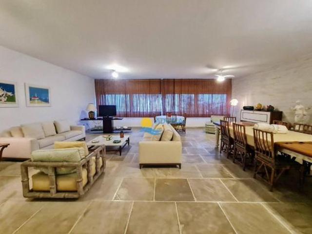 Apartamento próximo à praia com vista — Pitangueiras — Guarujá