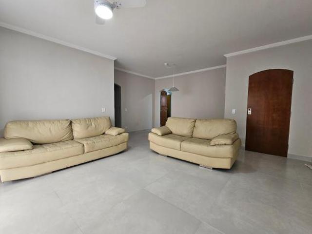 Apartamento Próximo ao mar à Venda na Pitangueiras no Guarujá | Q Vista Intel.