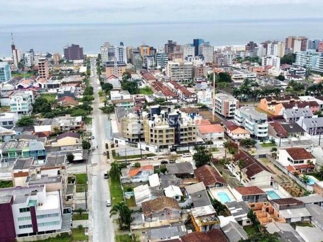 Apartamento próximo ao mar em Caiobá