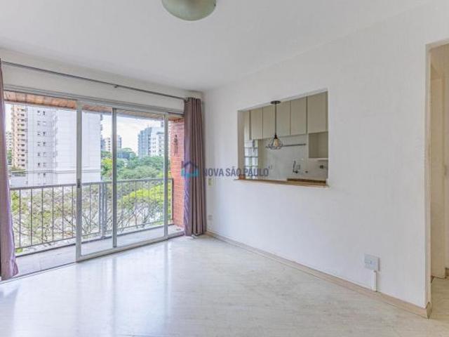 Apartamento próximo ao metrô Moema