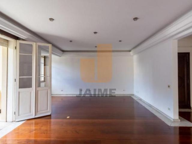 Apartamento próximo ao Shopping, com 3 dormitórios sendo 2 suítes e 1 vaga Higienópolis