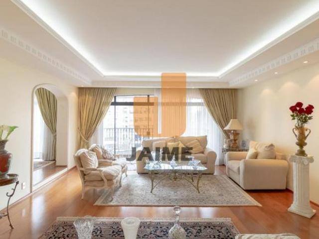 Apartamento próximo ao Shopping Higienópolis, 5 dormitórios sendo 2 suítes e 4 vagas