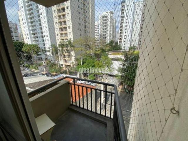 Apartamento próximo do metro, 2 dormitórios, varanda 1 vaga