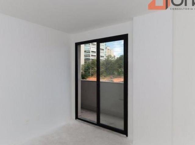 Apartamento pronto à venda na Vila Romana 102m², 2 suítes à 2 minutos da Rua Clélia