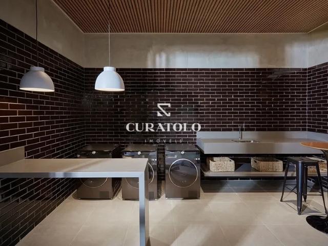 Apartamento pronto em Pinheiros, perfeito para moradia ou investimento com 1 Quarto, 1 Vaga e varand