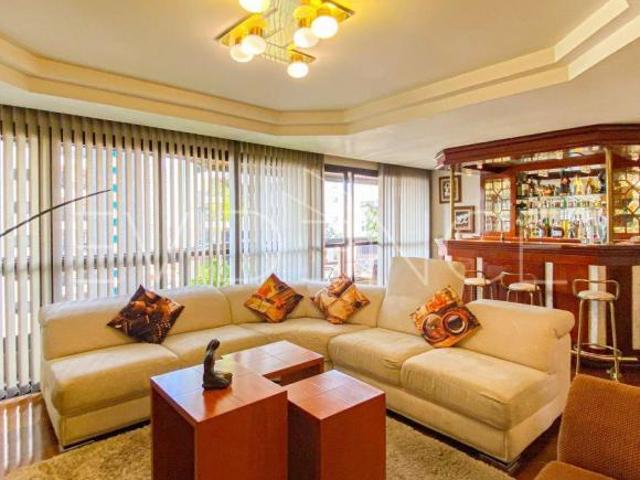 apartamento pronto para morar, totalmente mobiliado. 4 dormitórios, sendo 2 suítes e 3 vagas fixas