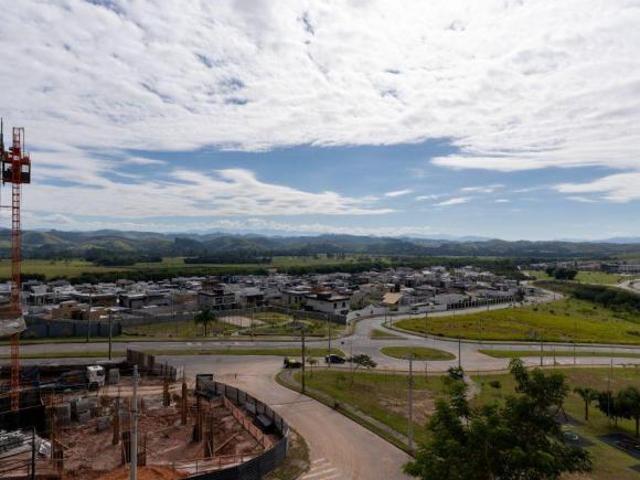 Apartamento pronto para morar com 2 dormitórios, varanda em andar alto no Urbanova