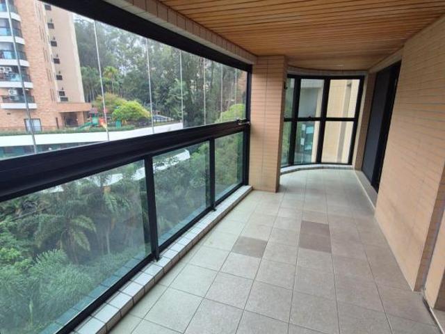 Apartamento pronto para morar no Villaggio Panamby / Disponibilidade imediata