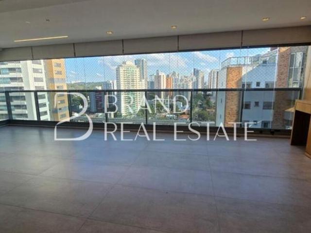 Apartamento pronto para morar no Campo Belo com 192m² com 3 suítes e 4 vagas de garagem