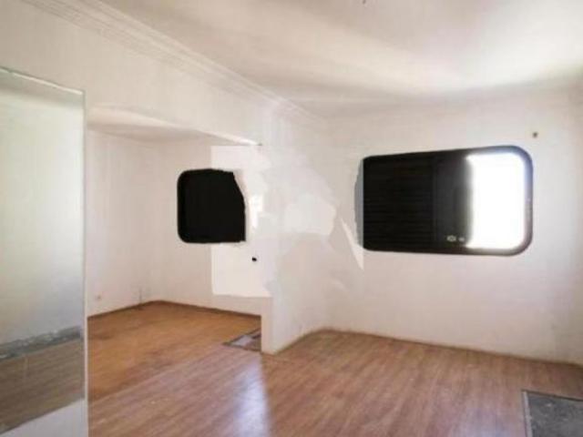 Apartamento pra reforma com 243 m² a venda em Moema pássaros