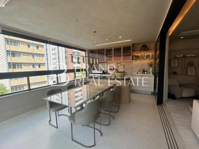 Apartamento pra venda ou locação mobiliado ao lado do metrô Oscar Freire, 125m², 3 quartos, 2 vagas