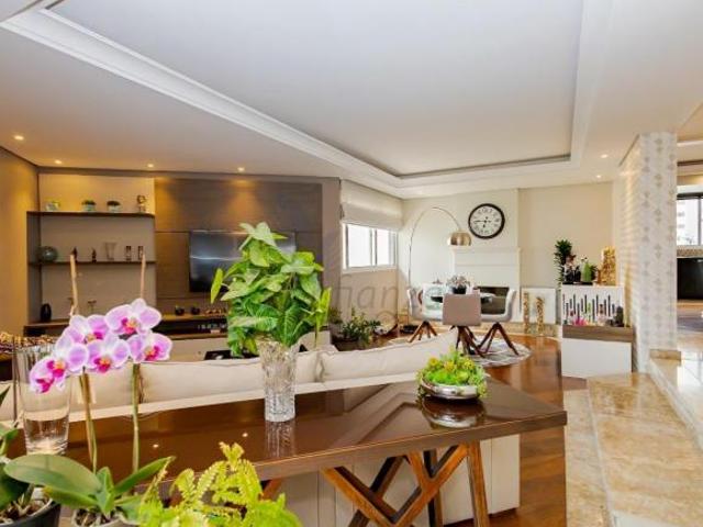 Apartamento privativo com excelente localização para venda no Bigorrilho