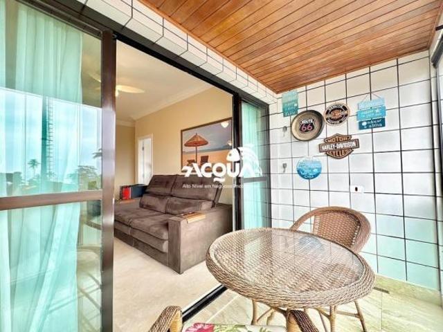 Apartamento quatro quartos com vista para mar