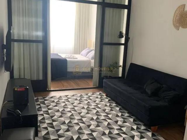 Apartamento Quarto e Sala no Edifício Broadway, Copacabana