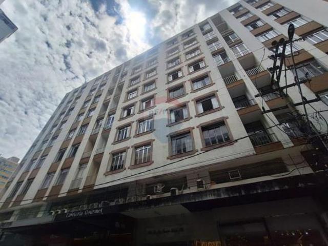 Apartamento Quarto e Sala à Venda na Rua Braz Bernardino – Excelente Localização no Centro, Ideal pa