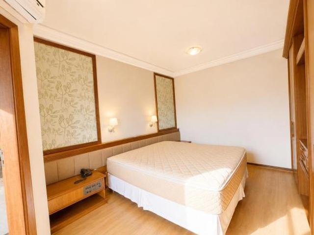 Apartamento Quarto e Sala com 1 Vaga ao lado do Pátio Batel Curitiba PR