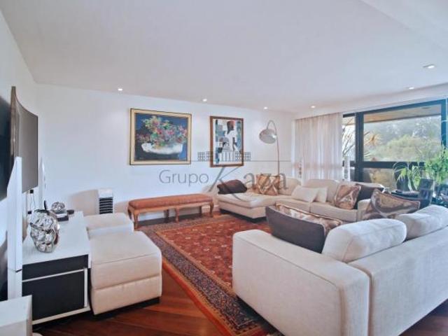 Apartamento Real Parque 4 Dormitórios 376m²