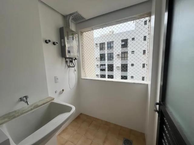 Apartamento recém reformado com 2 dormitórios Centro, Florianópolis/SC