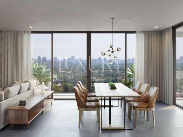 Apartamento recem entregue assinado por Arthur Casas. 480 m², 4 suítes à venda em frente ao Colégio