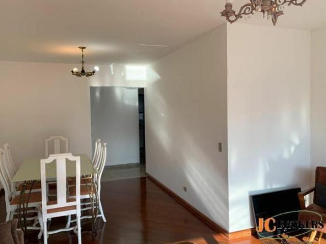 Apartamento Recém Reformado com 144m² de área útil, 4 suítes, sala em dois ambientes, varanda