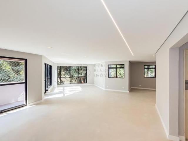 Apartamento recém reformado com 4 suítes no Bigorr