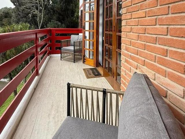 Apartamento recém reformado à venda, Vila Floresta, Campos do Jordão, SP
