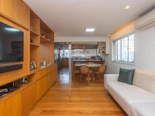 Apartamento Refomado no Itaim de 130m², com 3 dormitórios/ 1 suite e 1 vaga de garagem