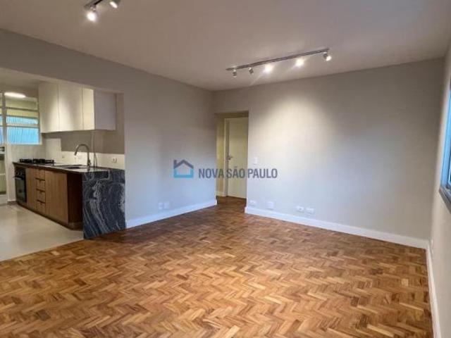 Apartamento reformado, 3 Quartos, Suíte, à venda em Moema