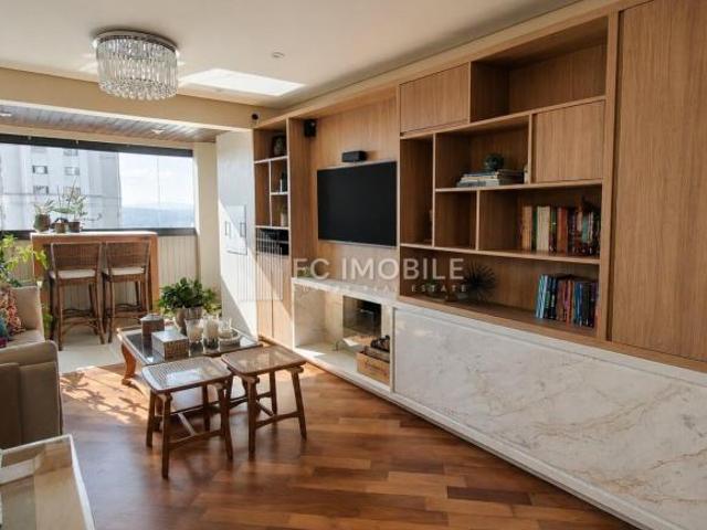 Apartamento Reformado, 3 Quartos, 2 Vagas e Vista